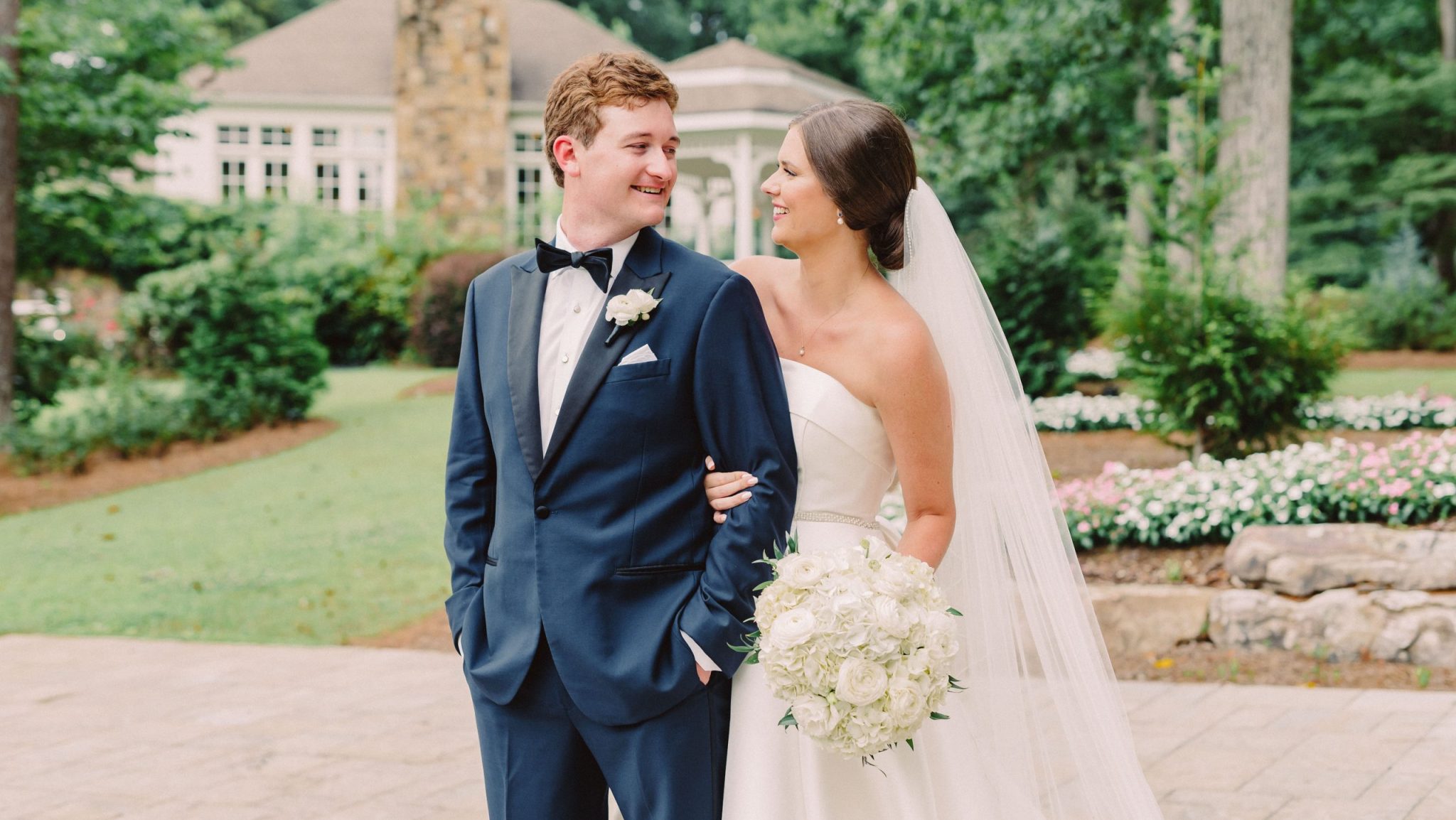 A Blue and White Wedding for MacKenzie and Alex at Little River Farms ...